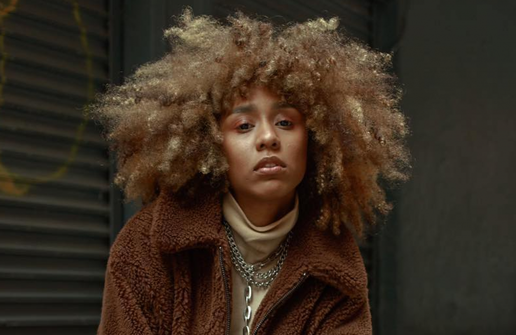 Fousheé l’artista viral del moment gràcies a ‘Deep End’ • Ràdio Capital ...