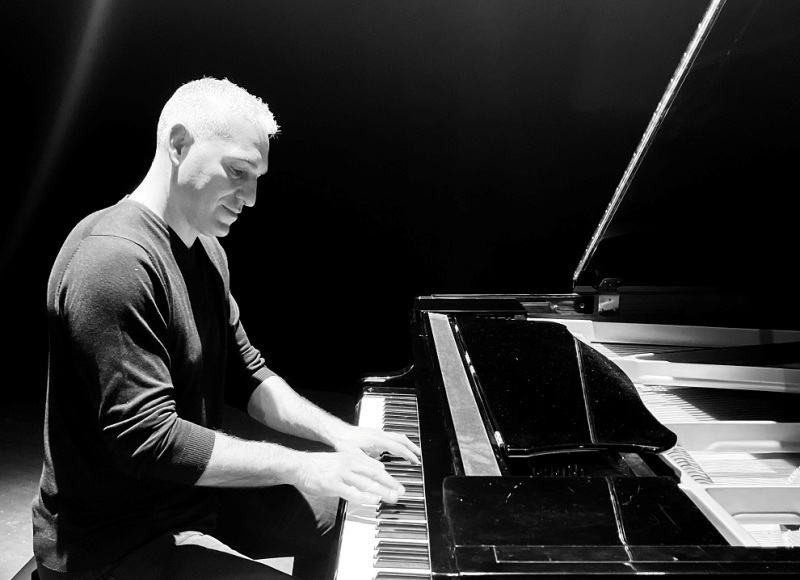 El pianista Ferran Aran estrena el seu nou projecte “El somriure de Buster Keaton” al Teatre la ...