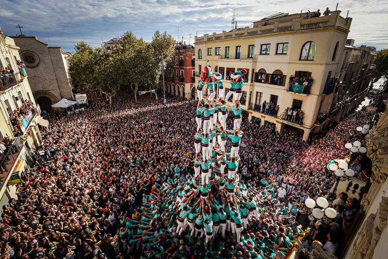 Castells - the cross-border and gravity-defying spirit of teamwork ...